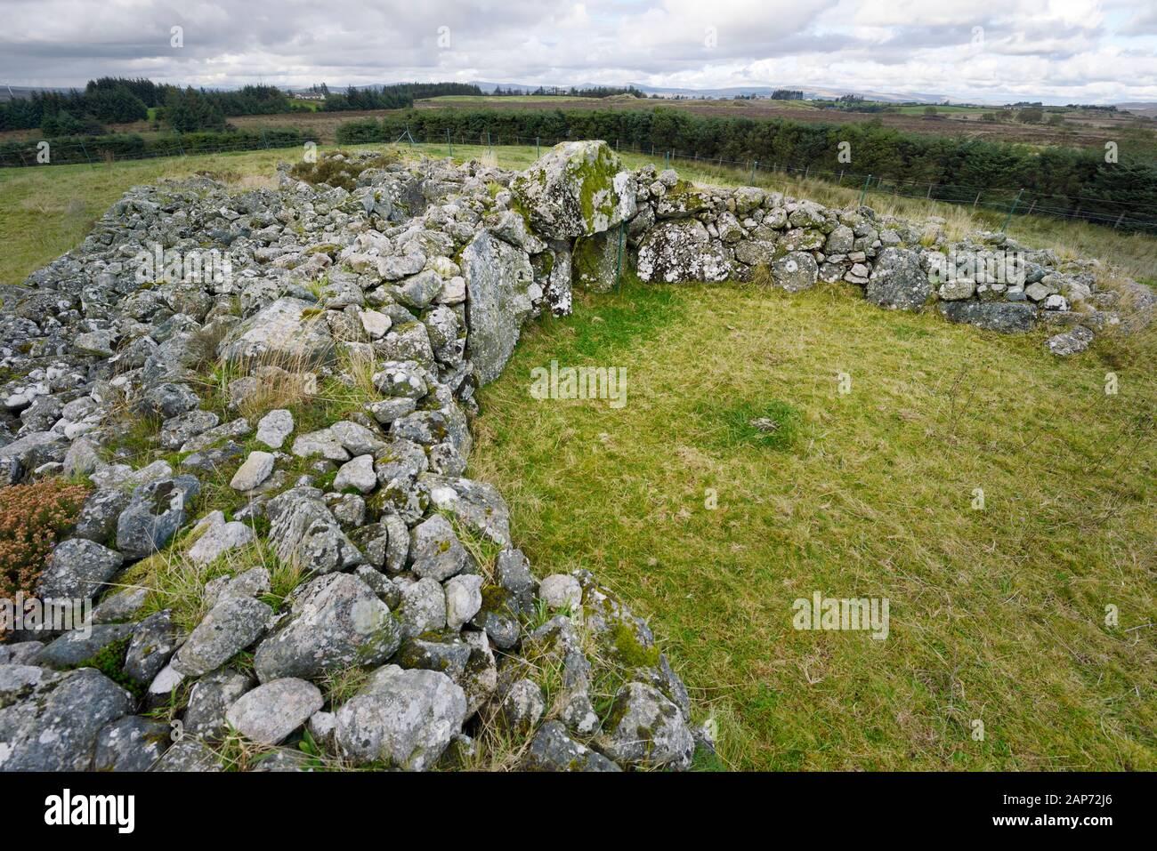 Neolithic grave hi-res stock photography and images - Alamy