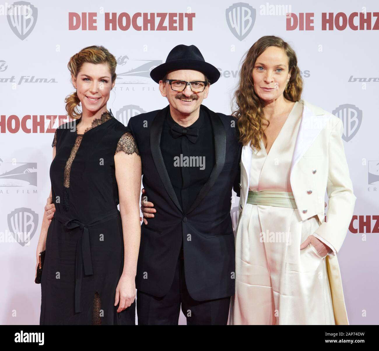 Berlin, Germany. 21st Jan, 2020. The actors Brigitte Zeh (l-r), Milan ...