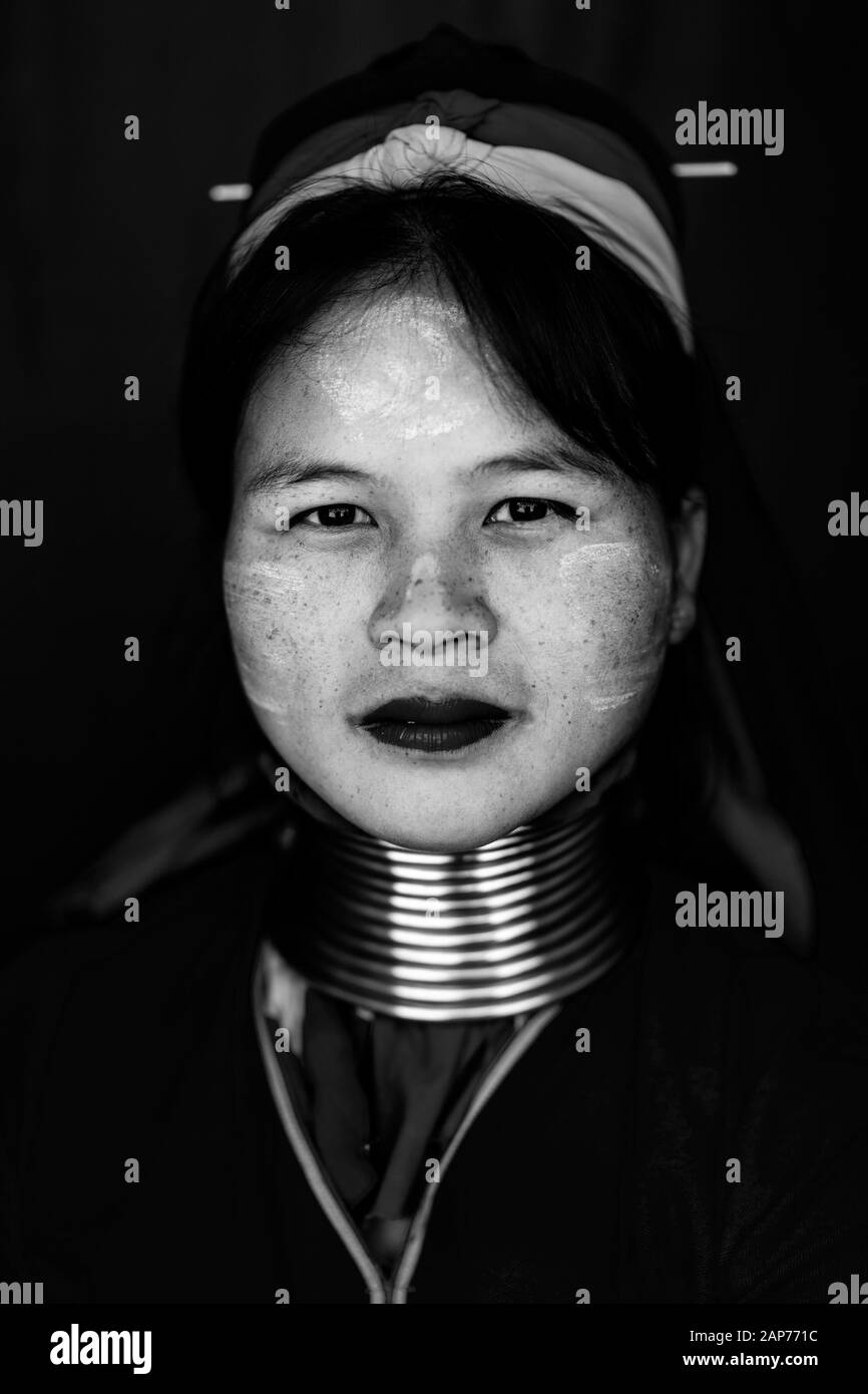 Myanmar long neck women Black and White Stock Photos & Images - Alamy
