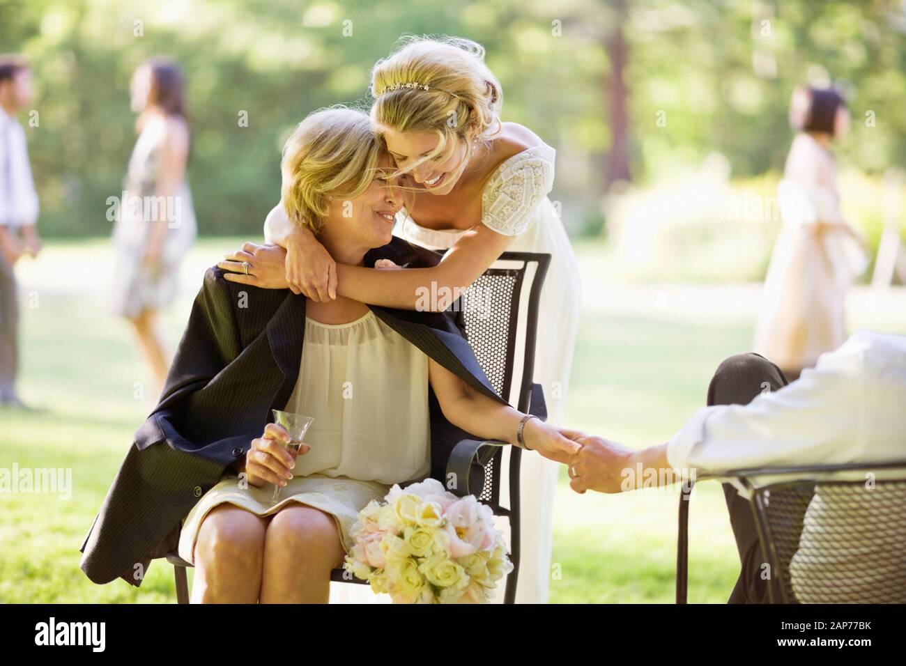 A bride with her parents Stock Photo - Alamy