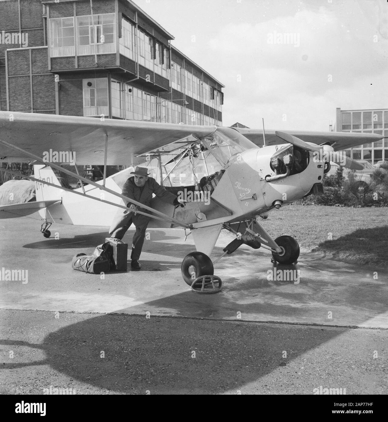 10 1958 hi-res stock photography and images - Alamy