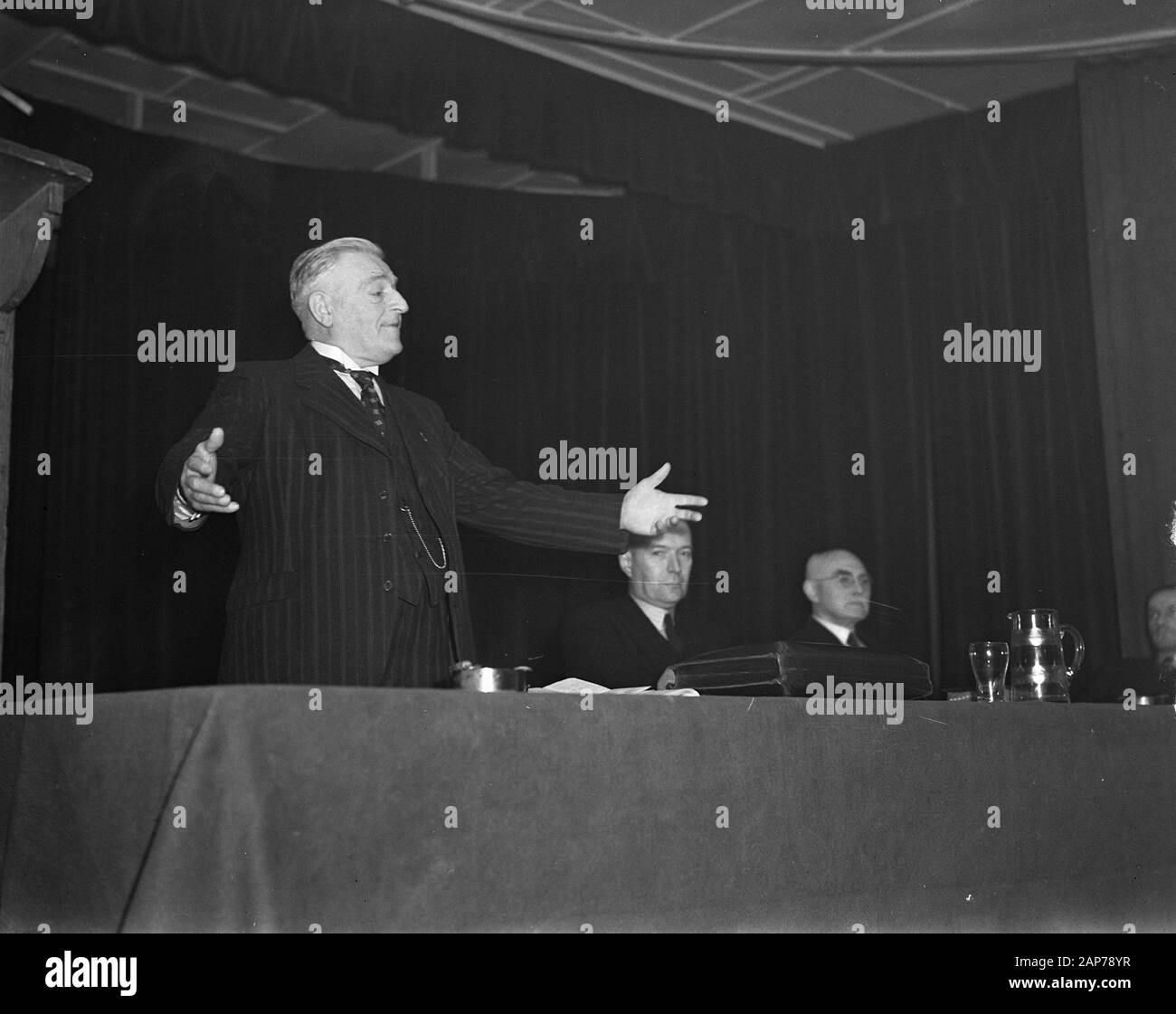 Ar platform Black and White Stock Photos & Images - Alamy