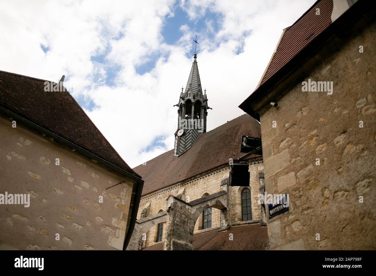 White stone spire hi-res stock photography and images - Alamy