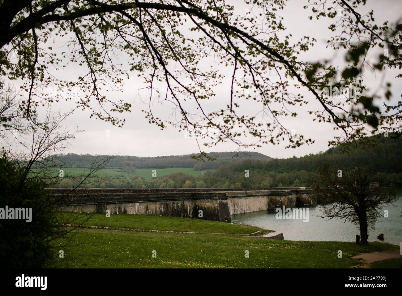 French dam hi-res stock photography and images - Alamy