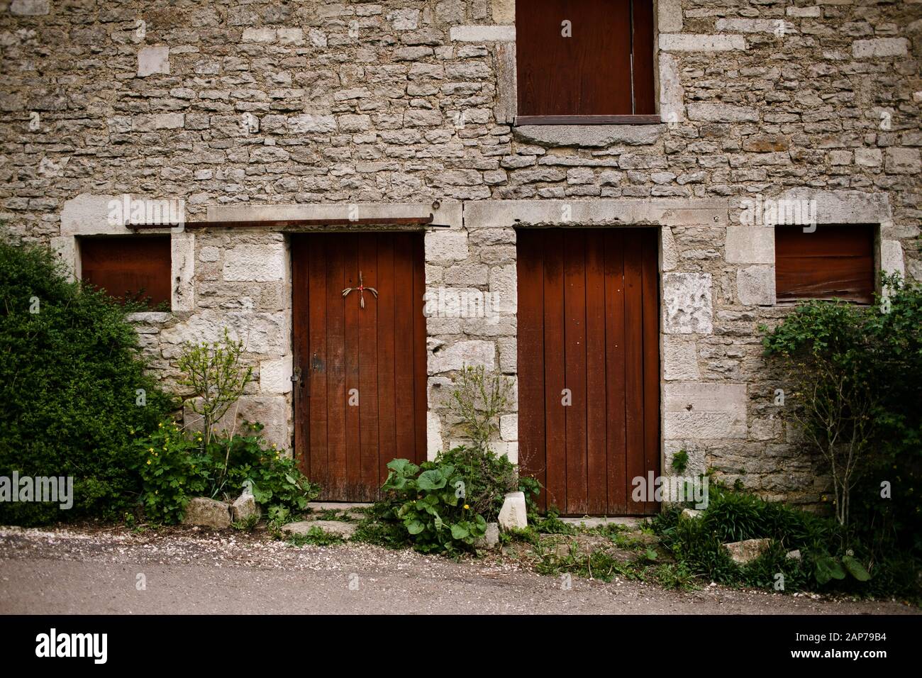Spire on stone building hi-res stock photography and images - Alamy
