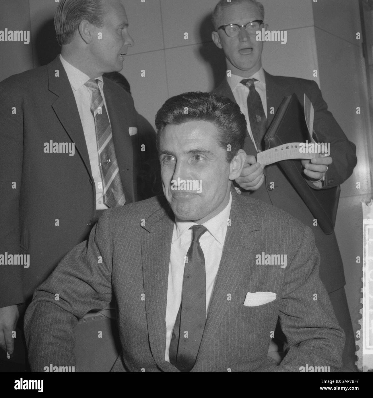 Gilbert becaud 1960 hi-res stock photography and images - Alamy