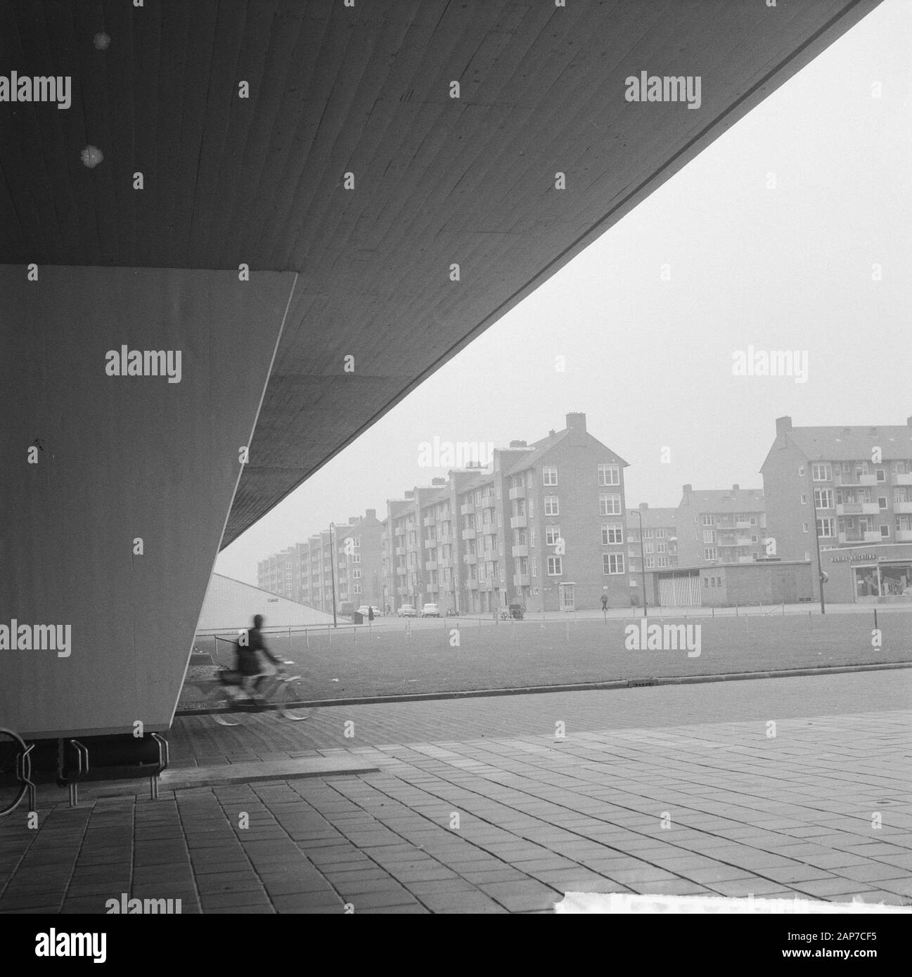 Amsterdam buildings new Black and White Stock Photos & Images - Alamy