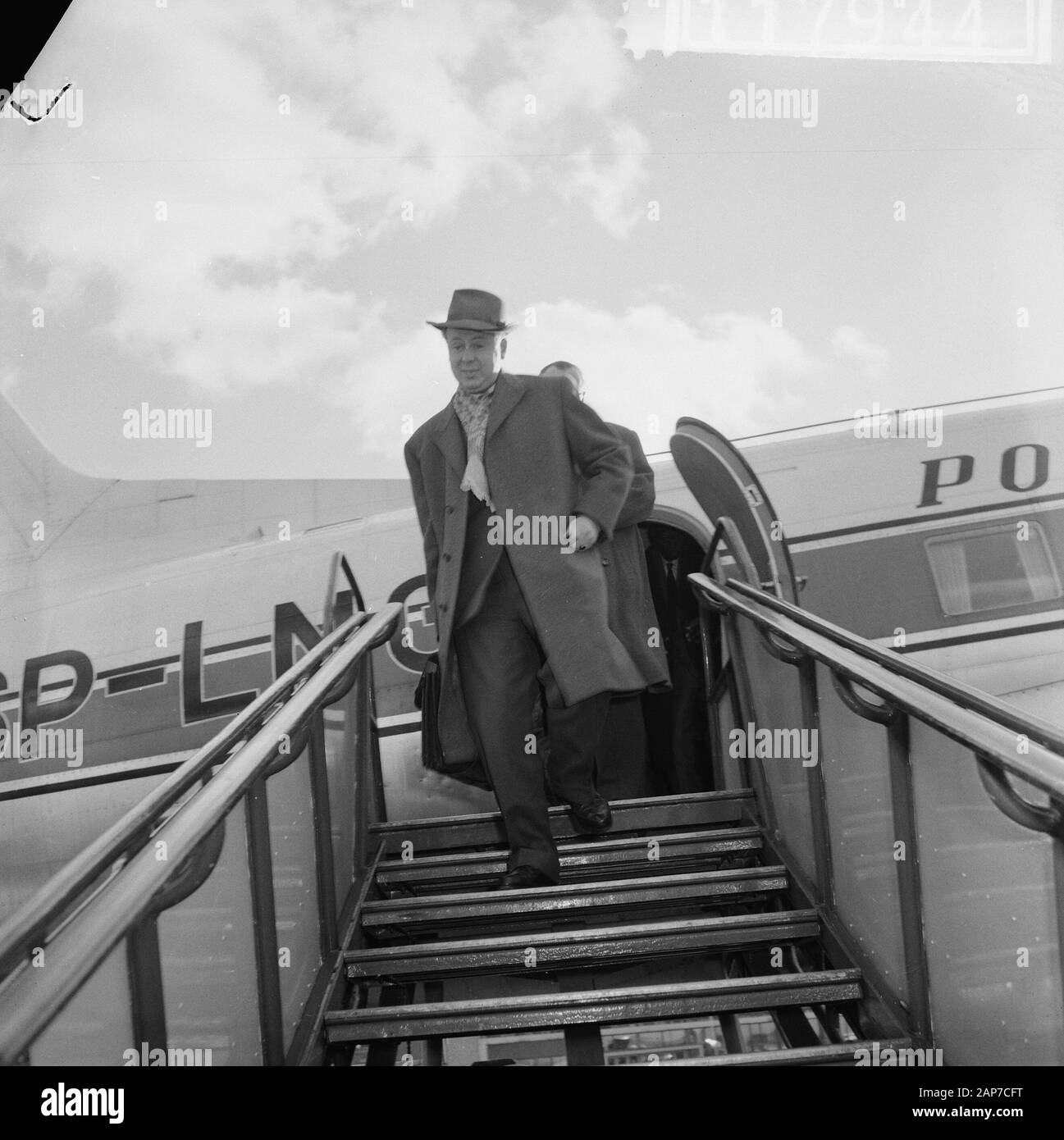 Participant departure hi-res stock photography and images - Alamy