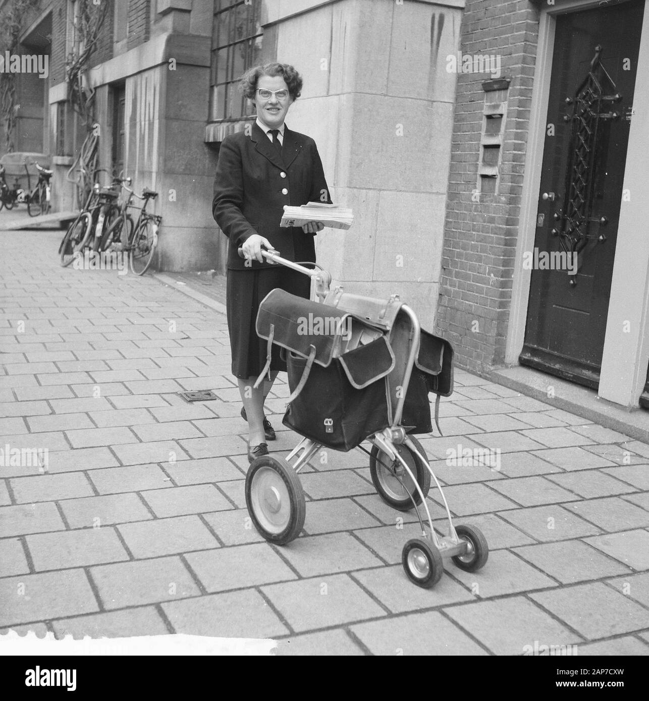 3 wheeled carts hi-res stock photography and images - Alamy