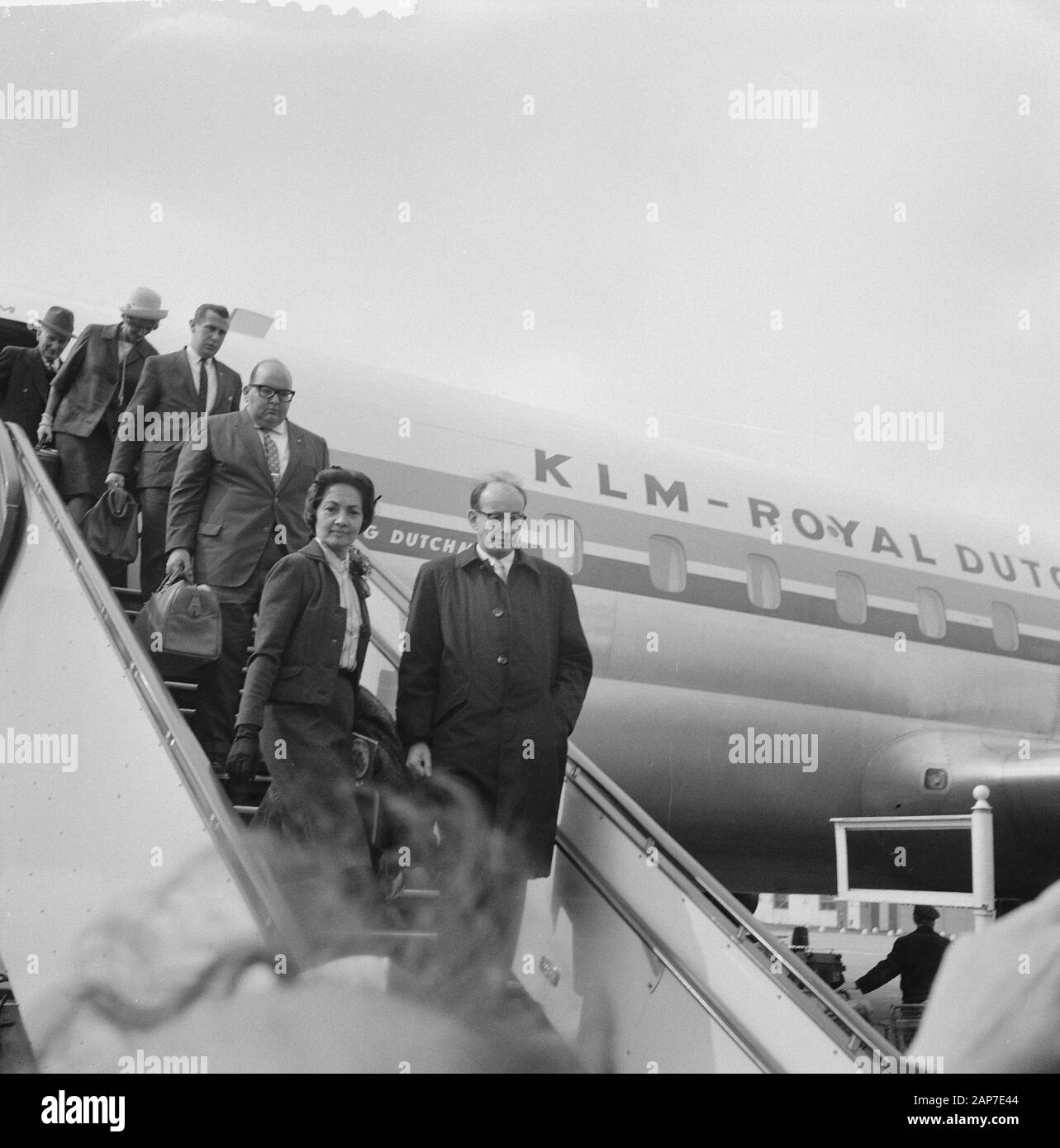 Arrival Raul Roa at Schiphol Airport. Raul Roa, his wife on plane ...