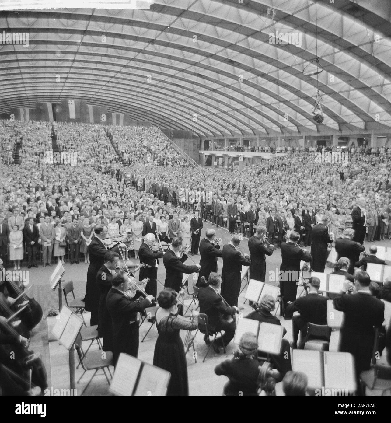 Concert of the Concertgebouw Orchestra at the RAI. Overview of the full ...