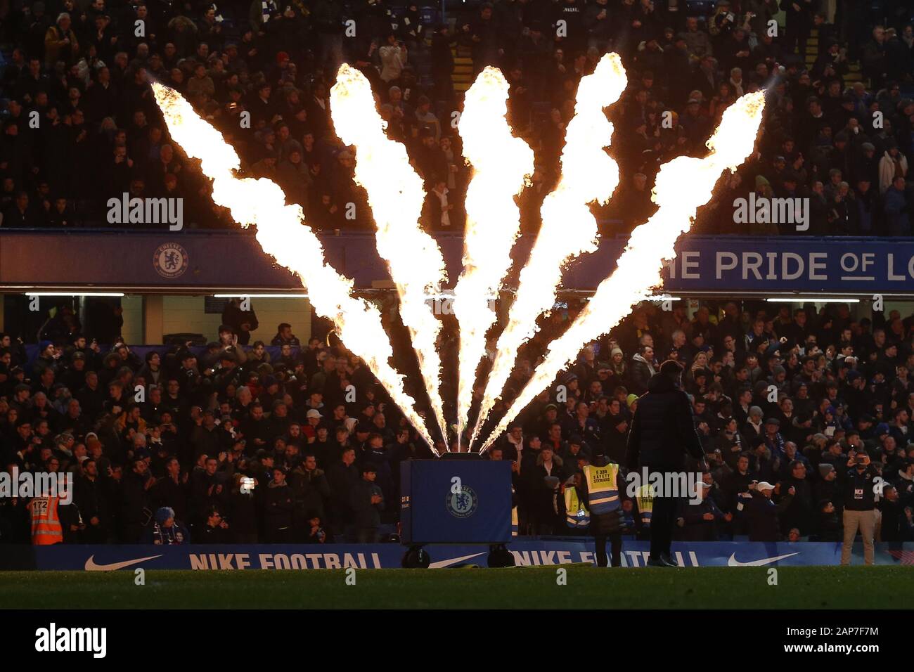 Pre match show hi-res stock photography and images - Alamy