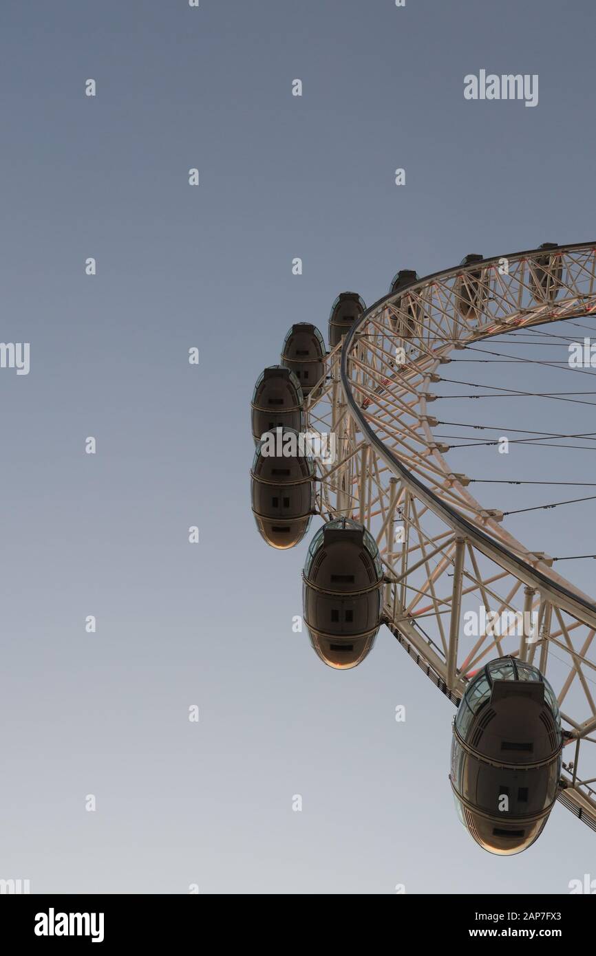 London eye transportation hi-res stock photography and images - Alamy