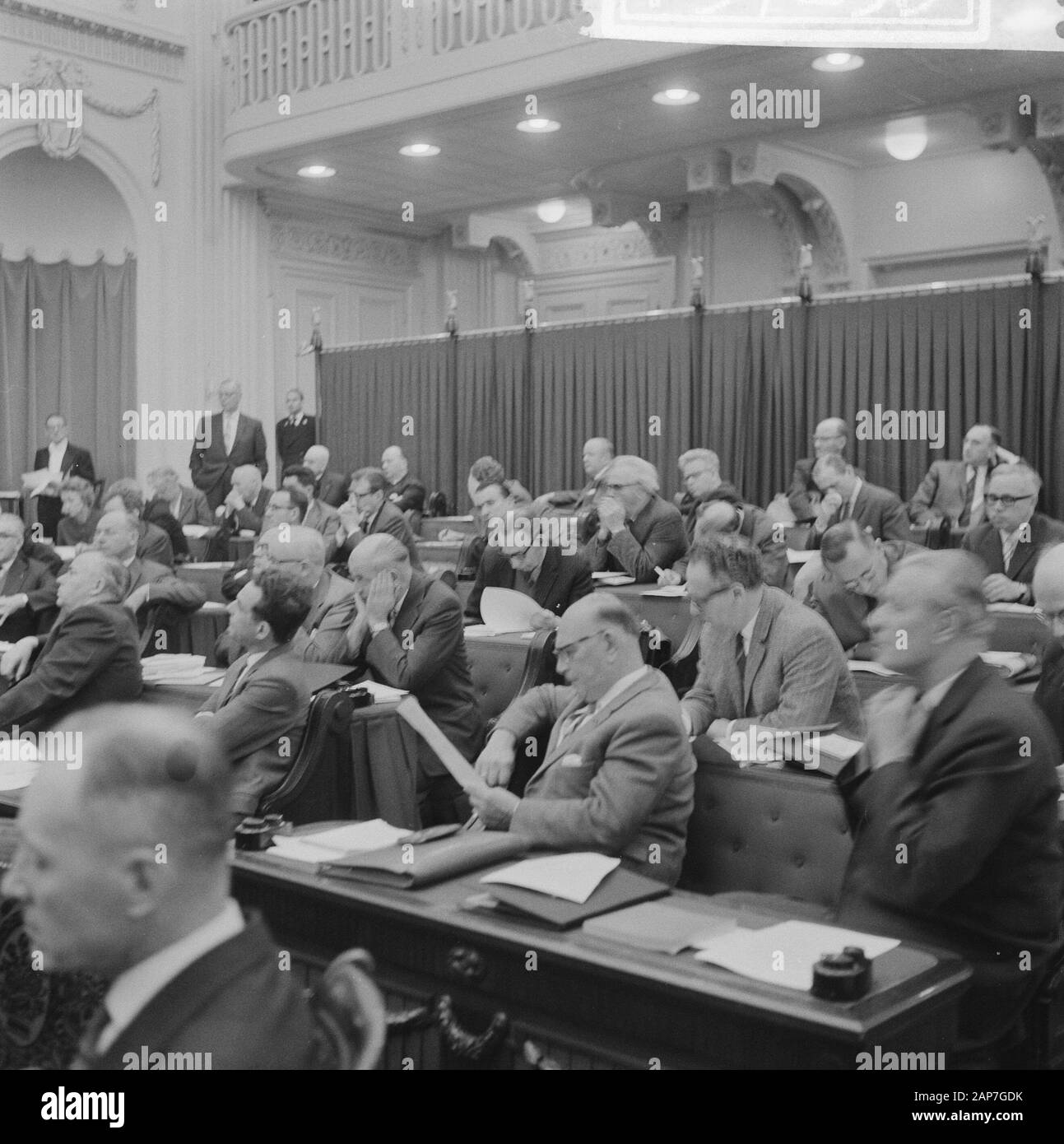 Debate Second Chamber on New Guinea issue Date: April 4, 1962 Keywords ...