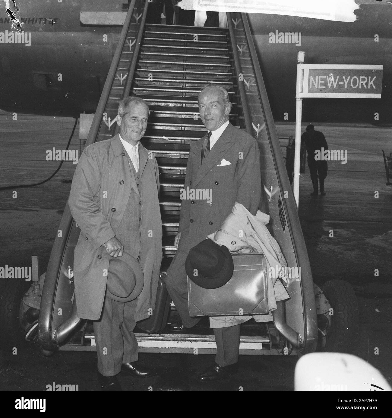 Mr. Van Roijen to the USA, left Mr. Propper at plane stairs Date: 7 ...