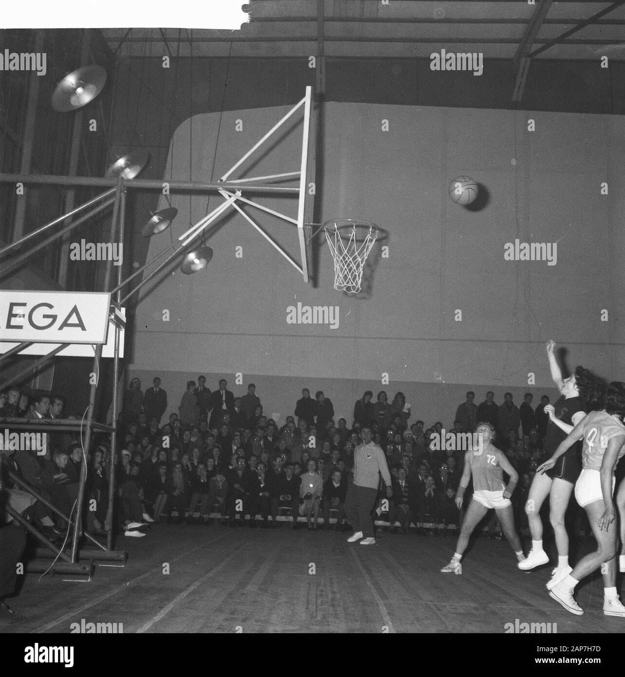 Basketball ladies netherlands hi-res stock photography and images - Alamy