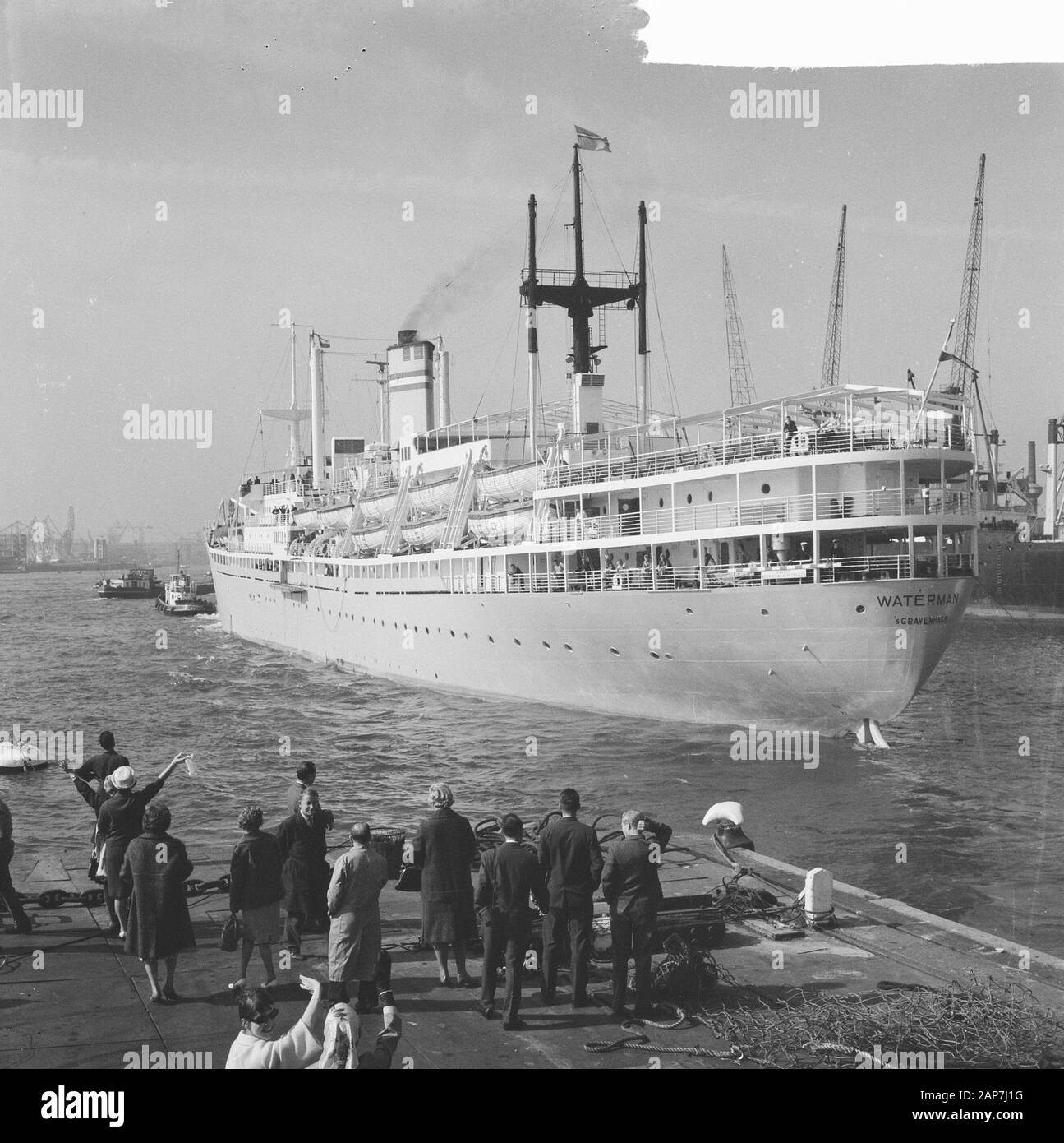 The Aquarius left to New Guinea Date: September 26, 1962 Location: New ...