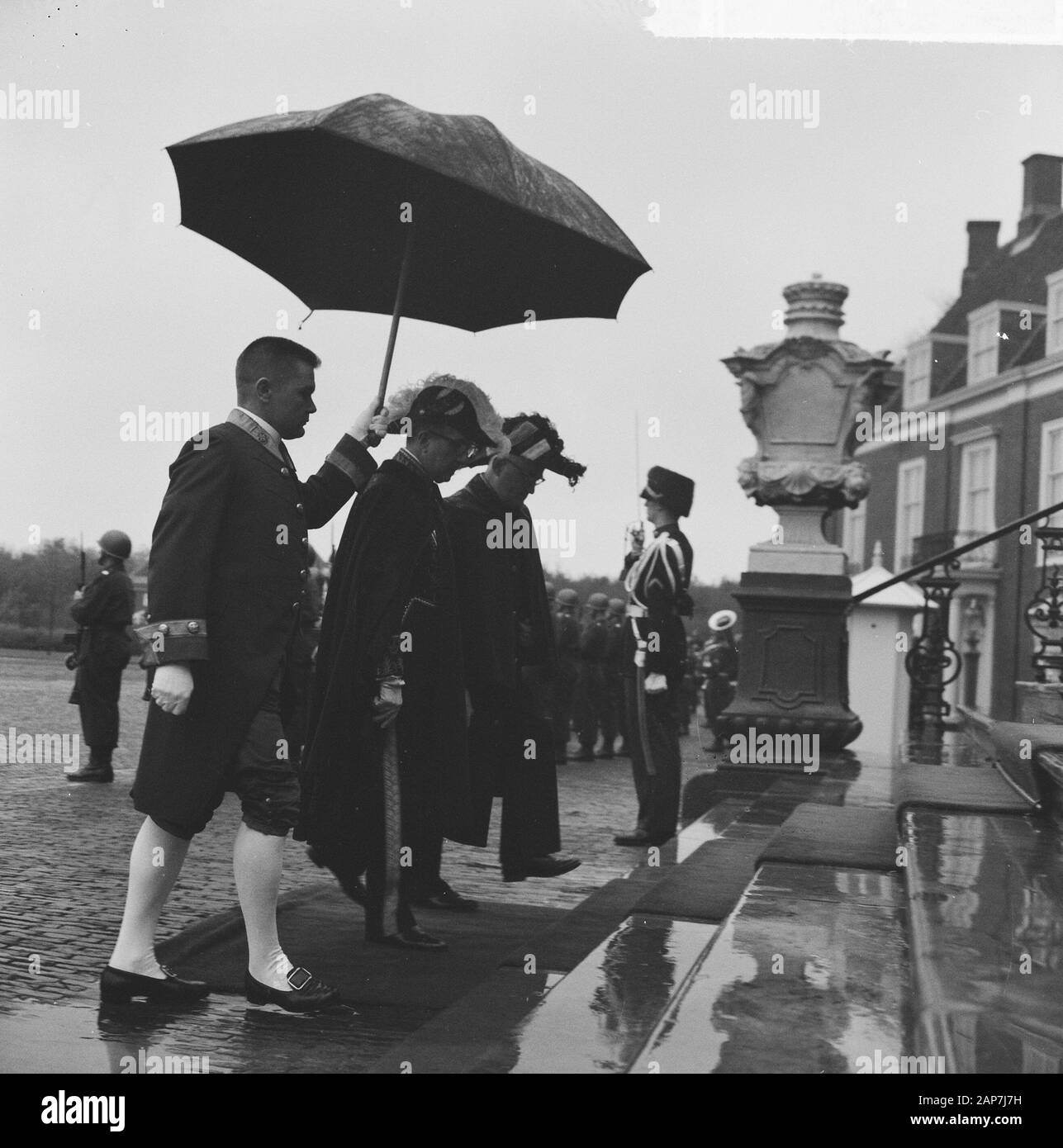 Diplomatic ambassadors Black and White Stock Photos & Images - Alamy