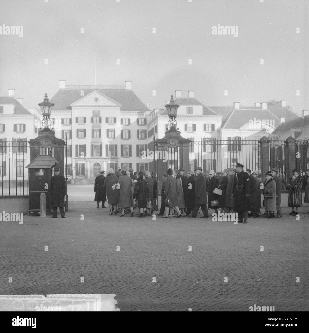 Apeldoorn, palace Het Loo. Last honor to Princess Wilhelmina: public ...
