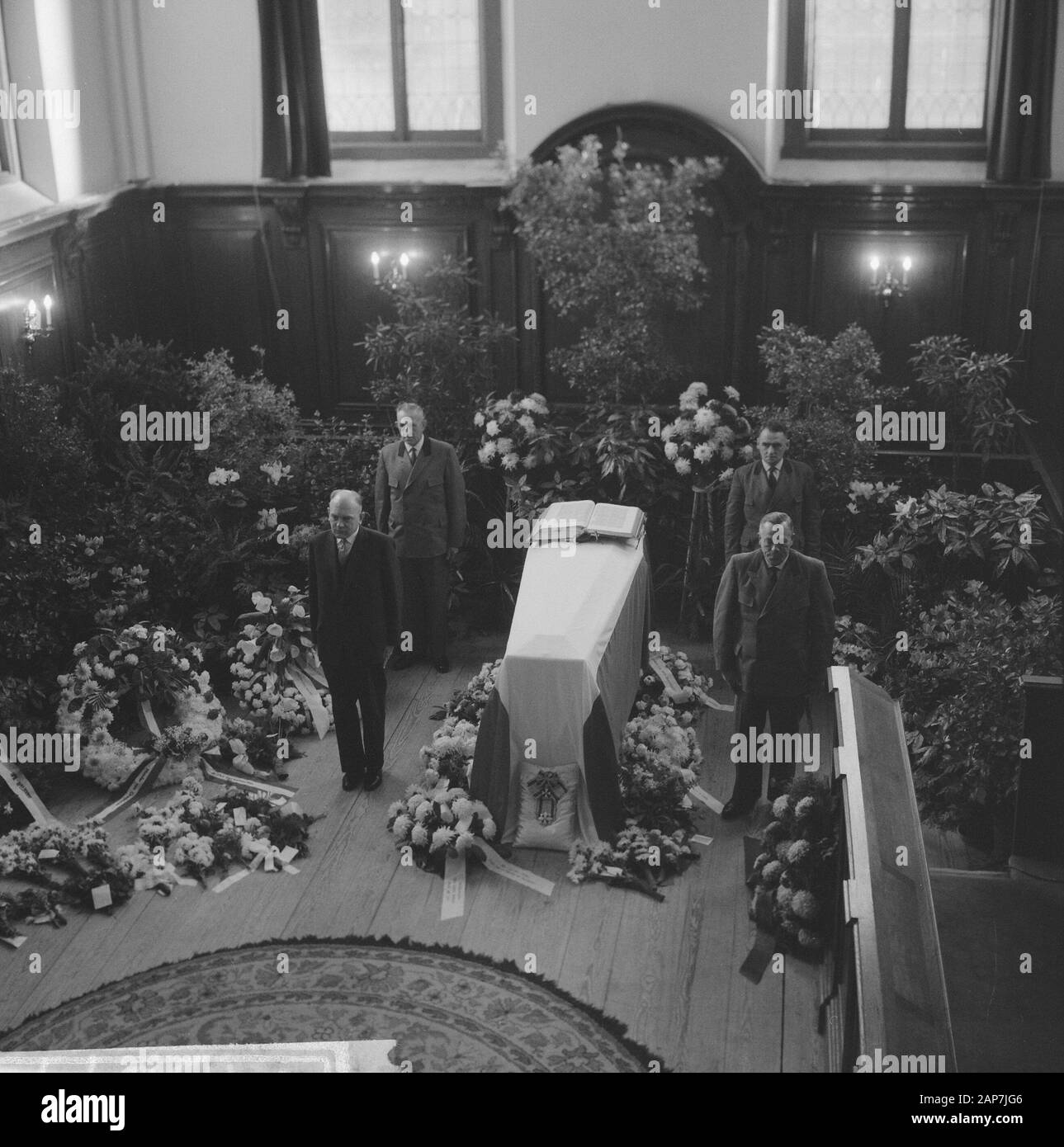 Palace staff keep hi-res stock photography and images - Alamy