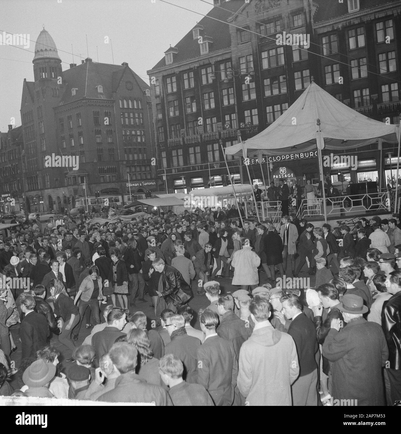 Dance party on the Dam it was pushing and frolicking. Overview Date: 6 ...