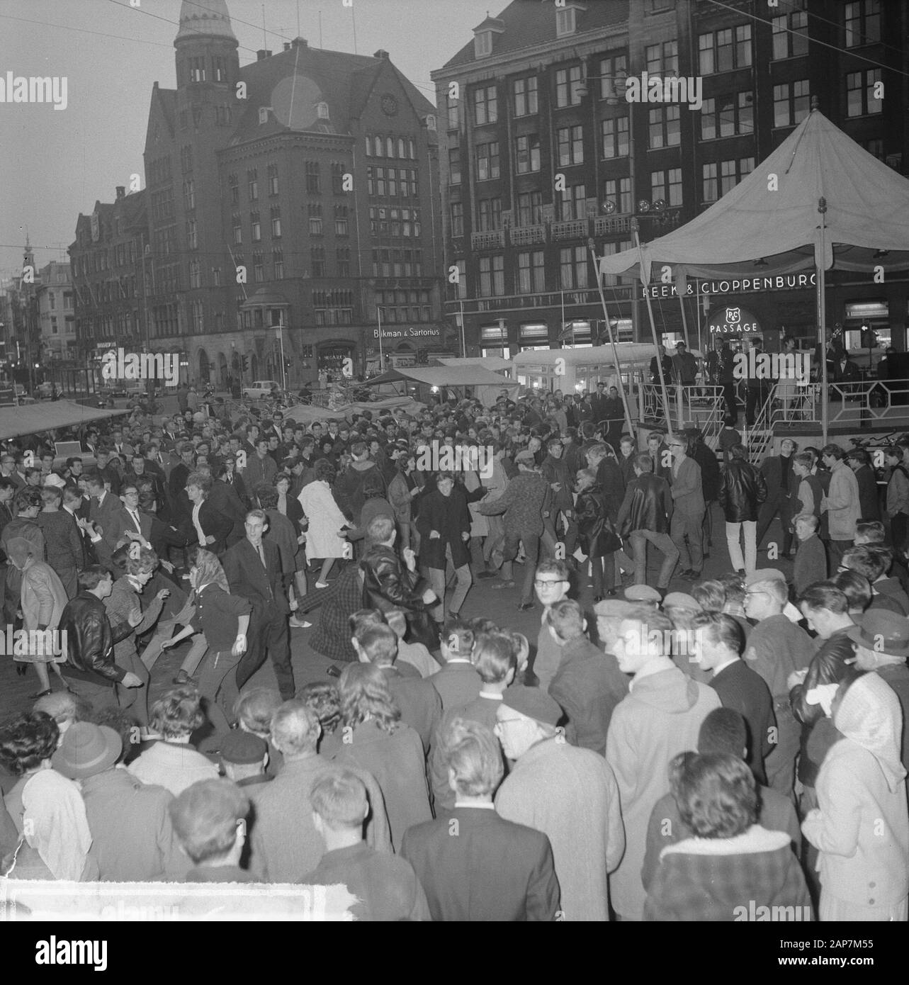Dance party on the Dam it was pushing and frolicking. Overview Date: 6 ...