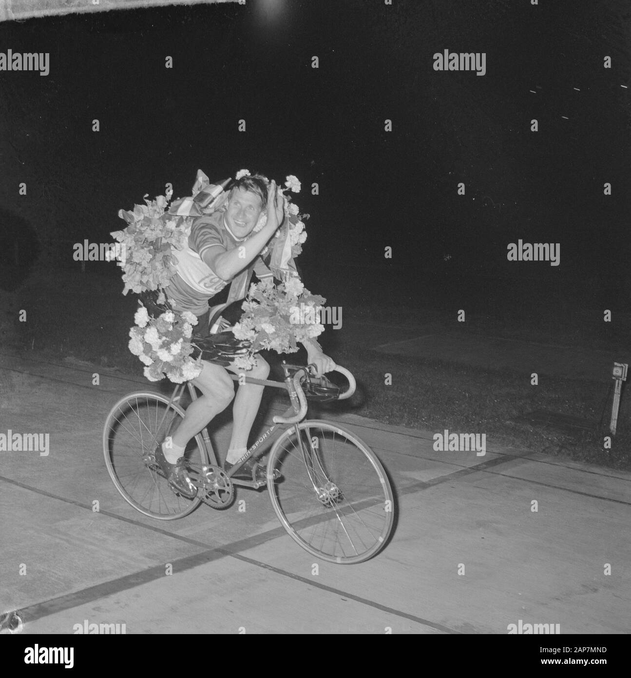 Pursuit for Professionals 5 km in Olympic Stadium, Peter Post in the ...