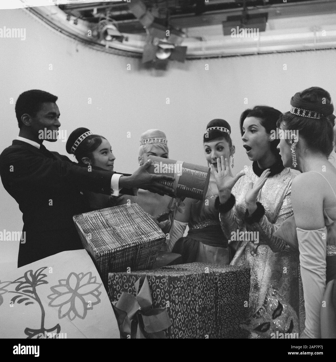 The Corry Brokken show Vara TV broadcast December 1. Corry Brokken and ...