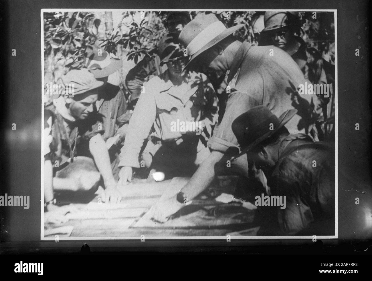 Tarakan (1945) Description: Australians occupy Tarakan Annotation ...