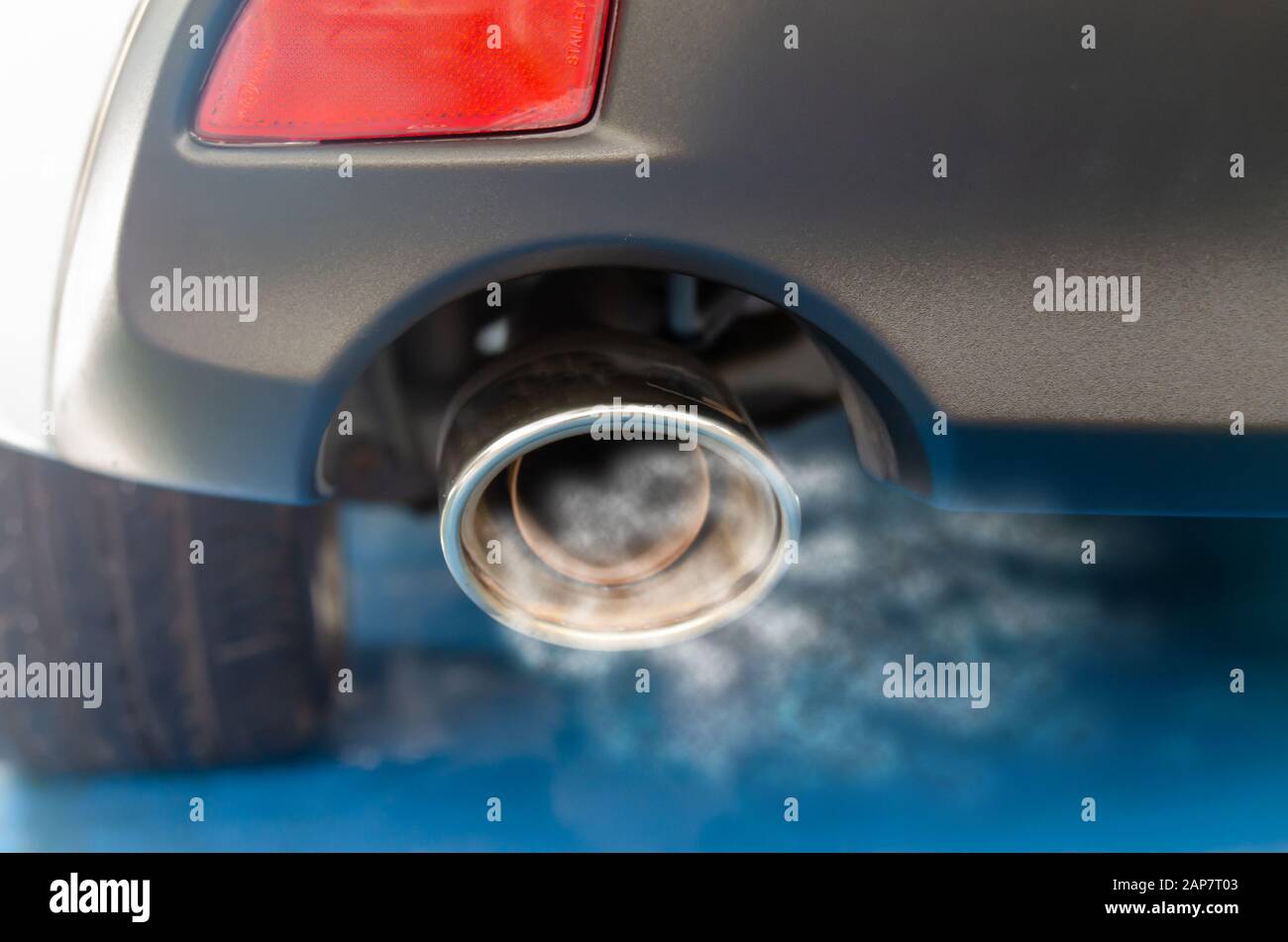 Exhaust pipe smoke hi-res stock photography and images - Alamy