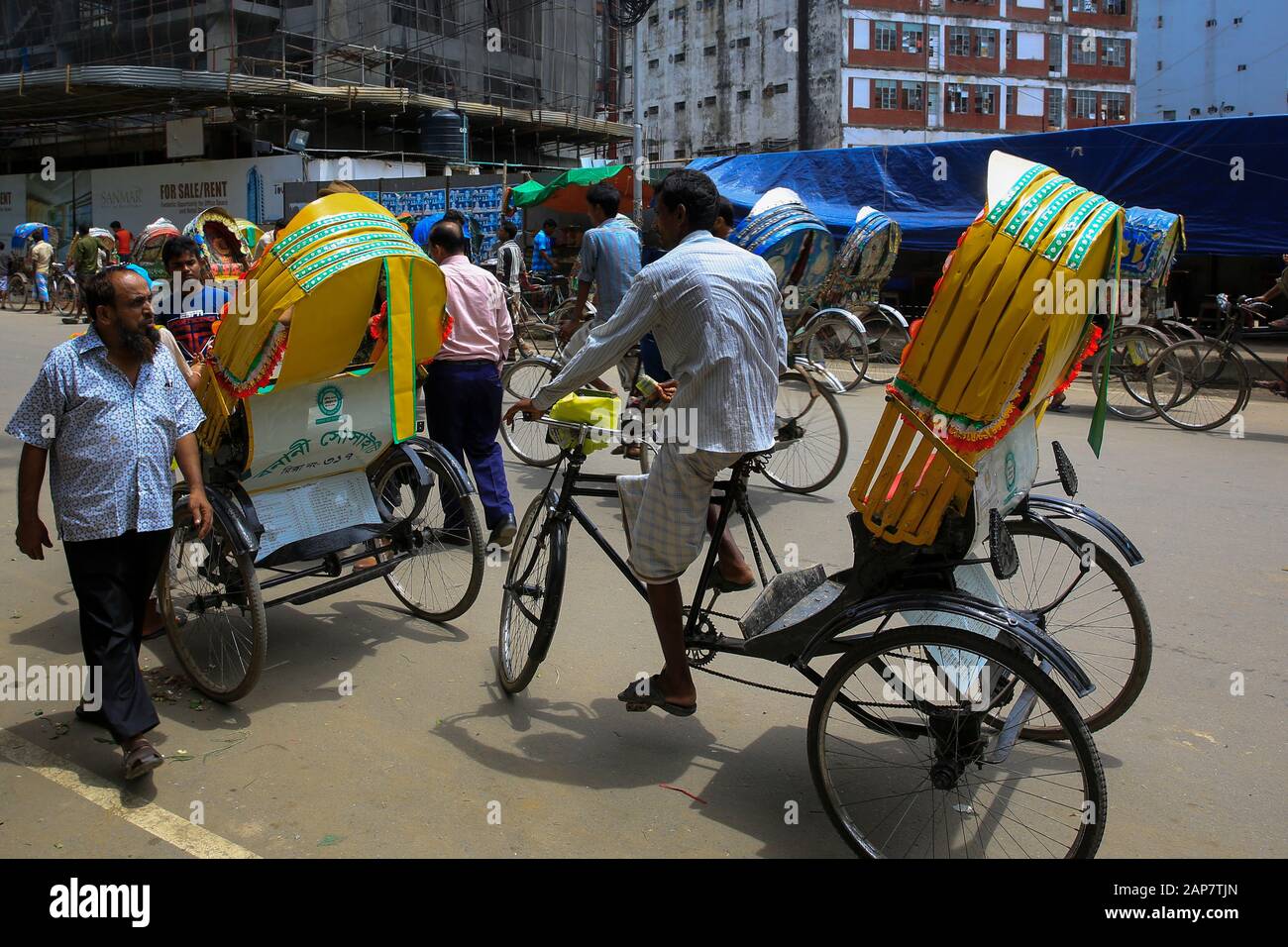 Special rickshaw service for Dhaka's Gulshan and Banani area. Dhaka ...