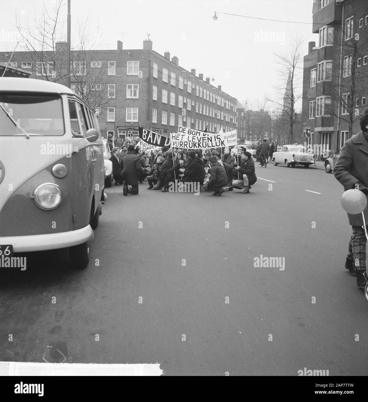 Anti atomic bombing held in Rotterdam, the procession at the RAI ...
