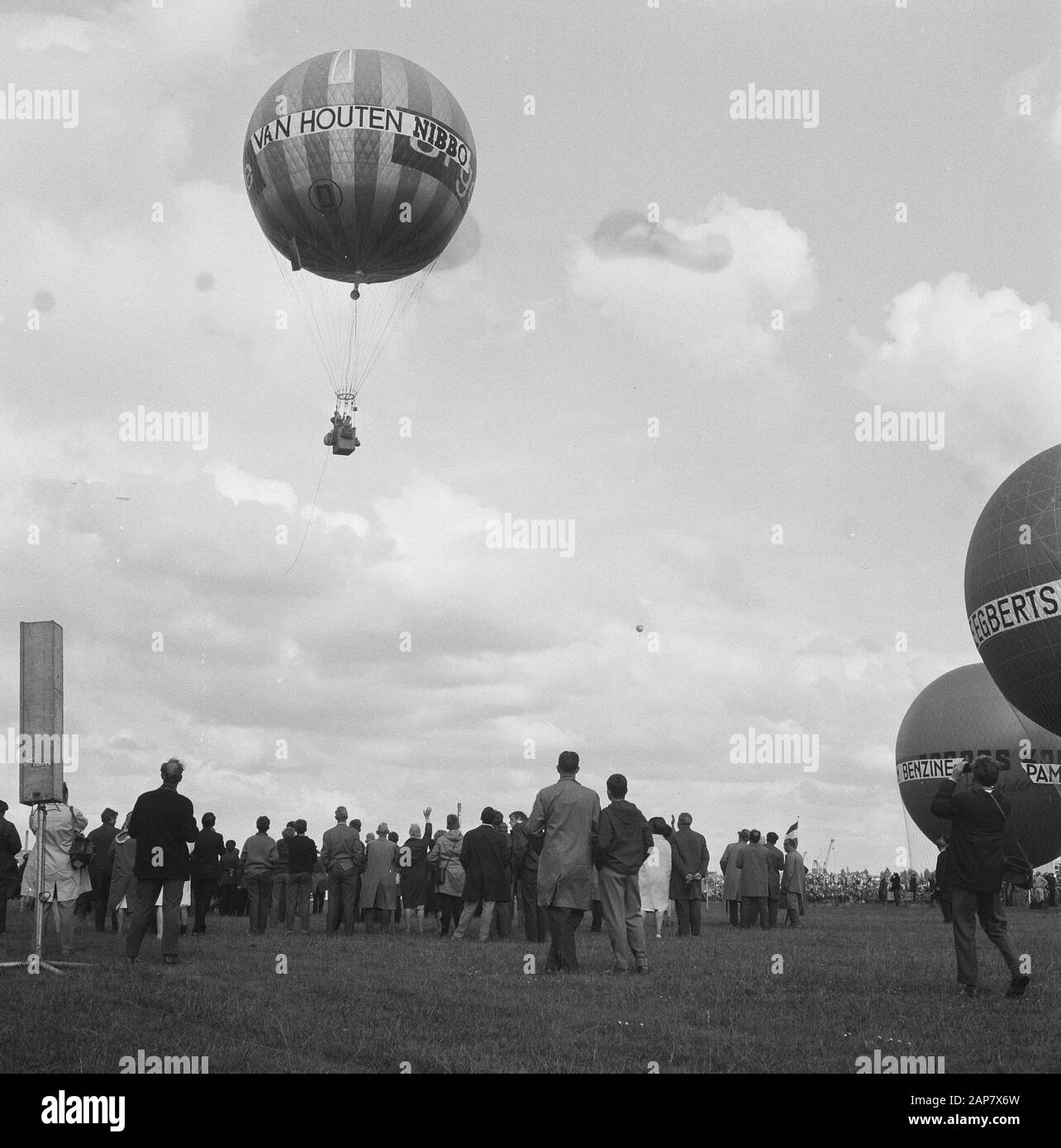 Balloon race in Utrecht, the start of English participants Date: June ...