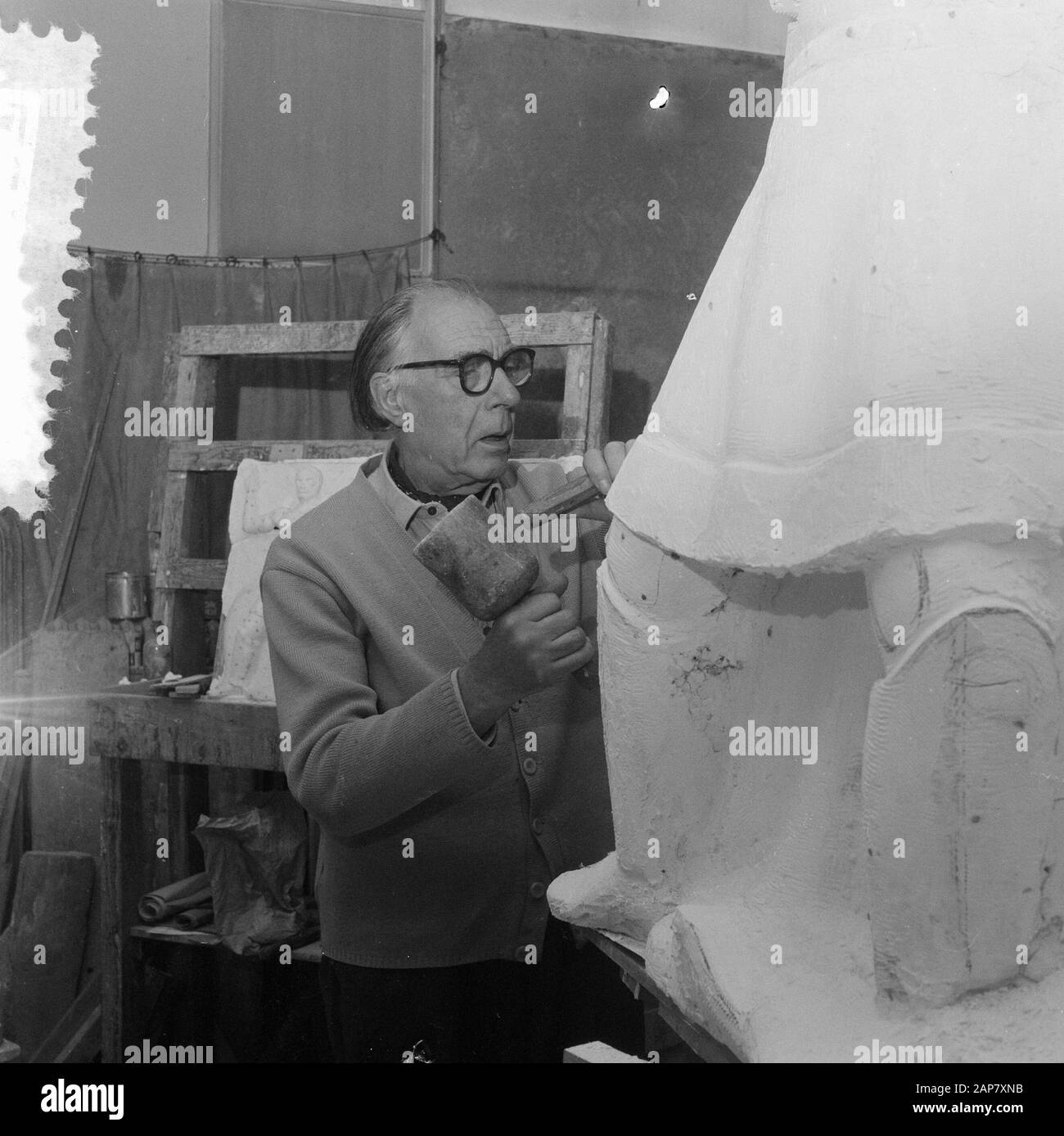 Sculptor Johan Polet turns 70 years, to work (relief) Date: August 13 ...