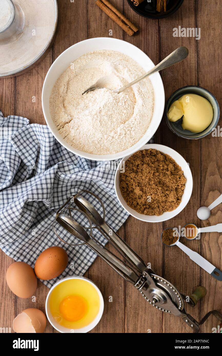 Ingredients for a cake Stock Photo - Alamy