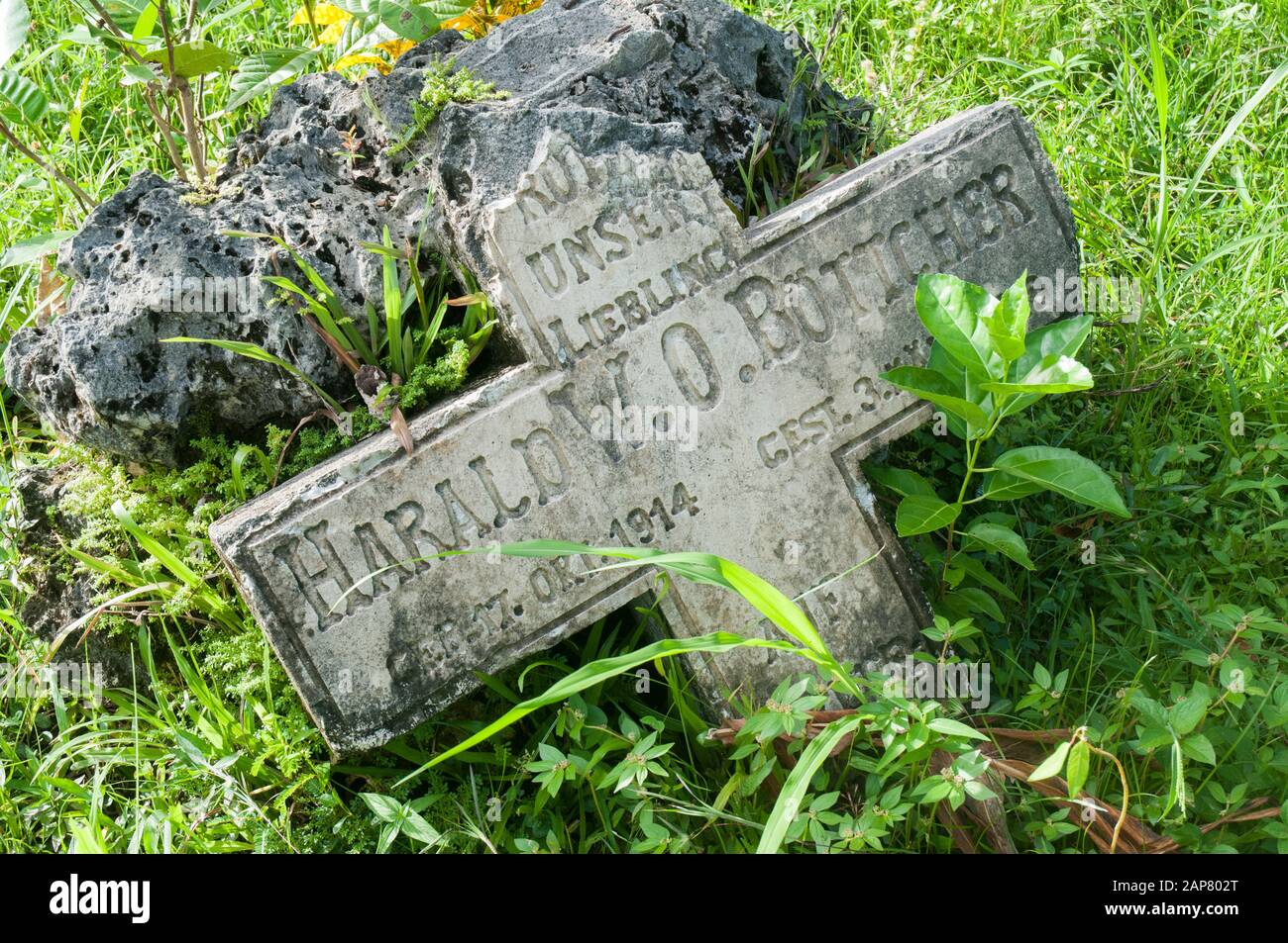 Grave of a German colonist, pre First World War, in Kavieng, New ...