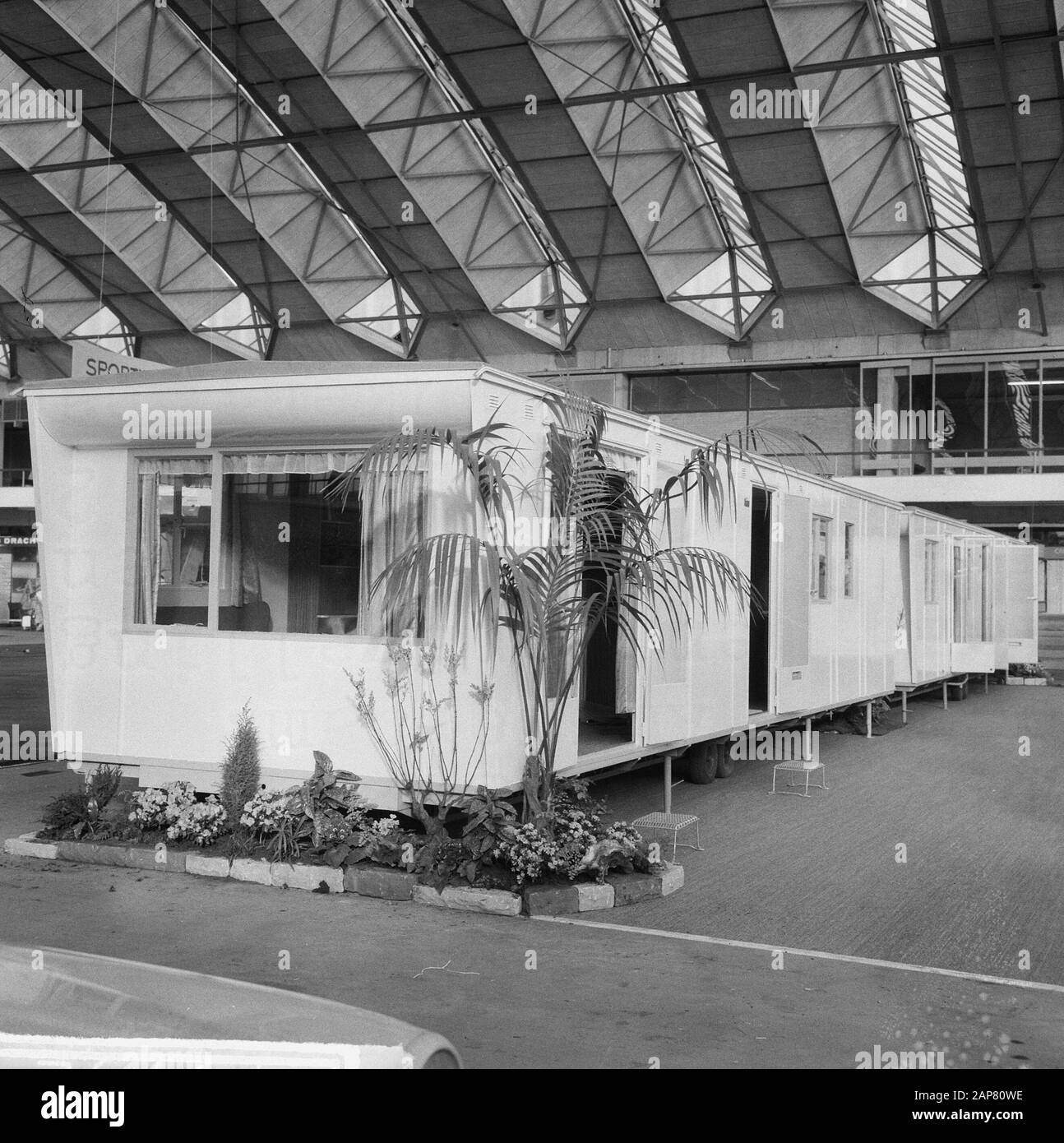 Mobile home 10 25 meters long hi-res stock photography and images - Alamy