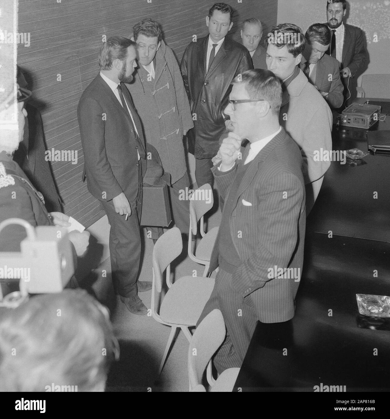 Aircraft overviews hi-res stock photography and images - Alamy