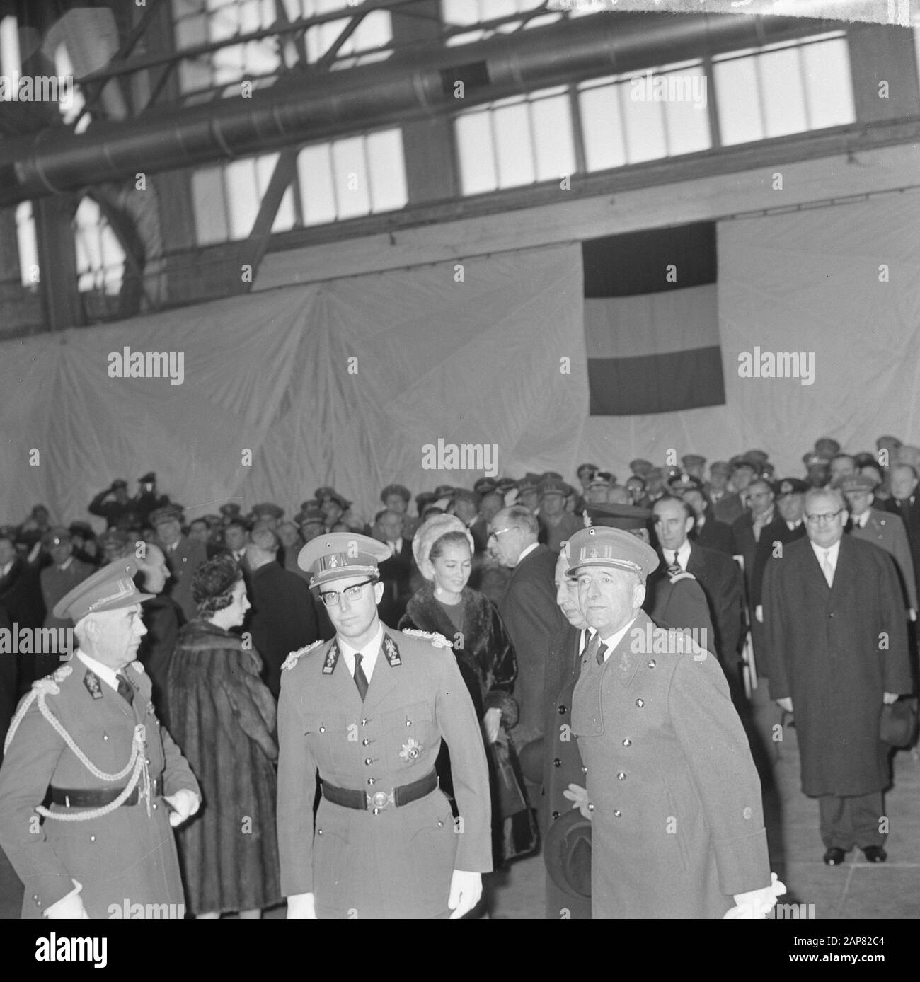 Belgian paras back, King Baudouin there behind Princess Paola Date ...