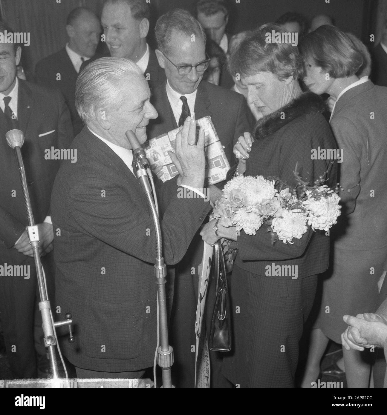 1.000.000th tourist in the capital, couple Maw from England, Mayor Van ...