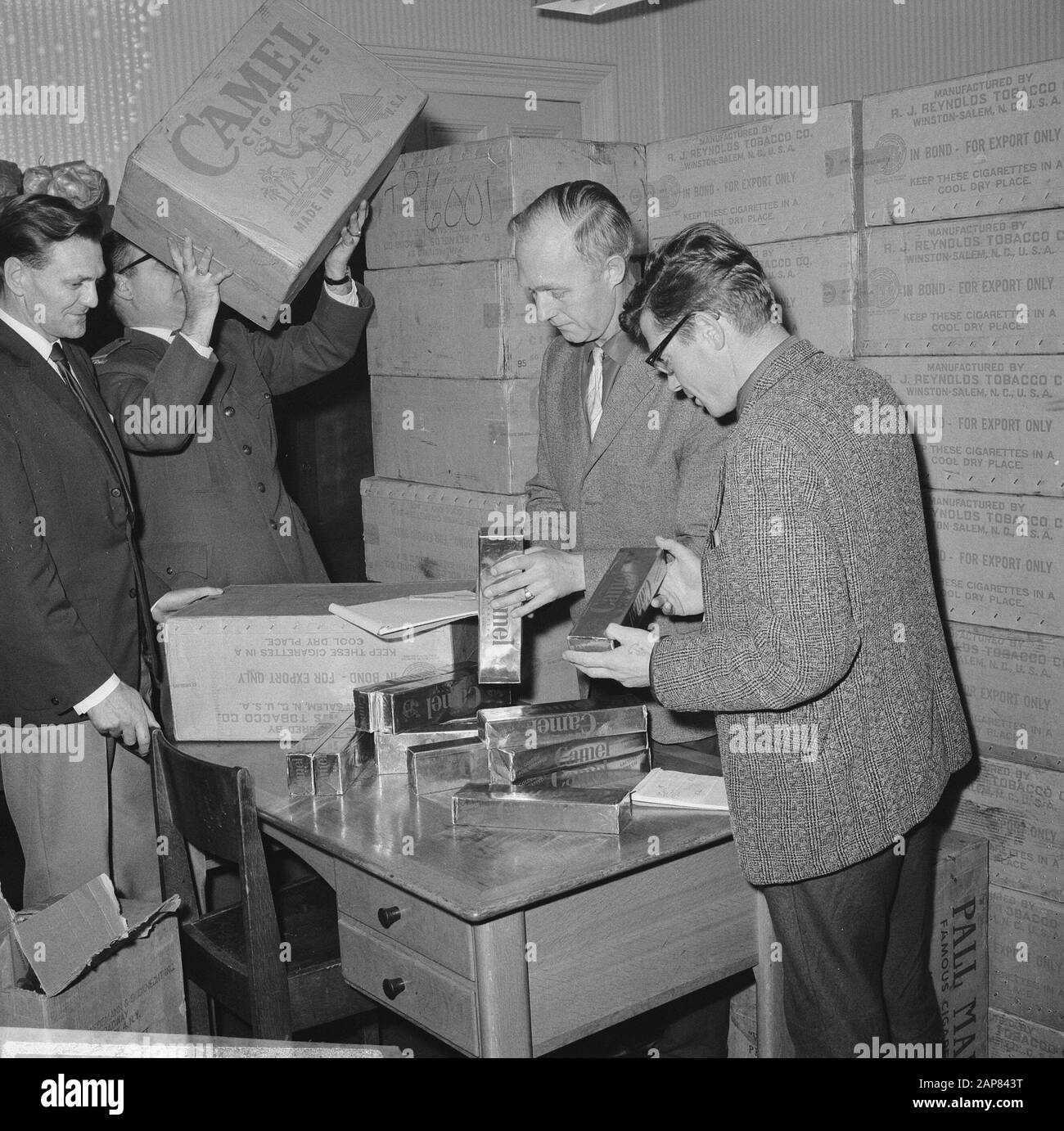 Cigarettes smuggling hi-res stock photography and images - Alamy