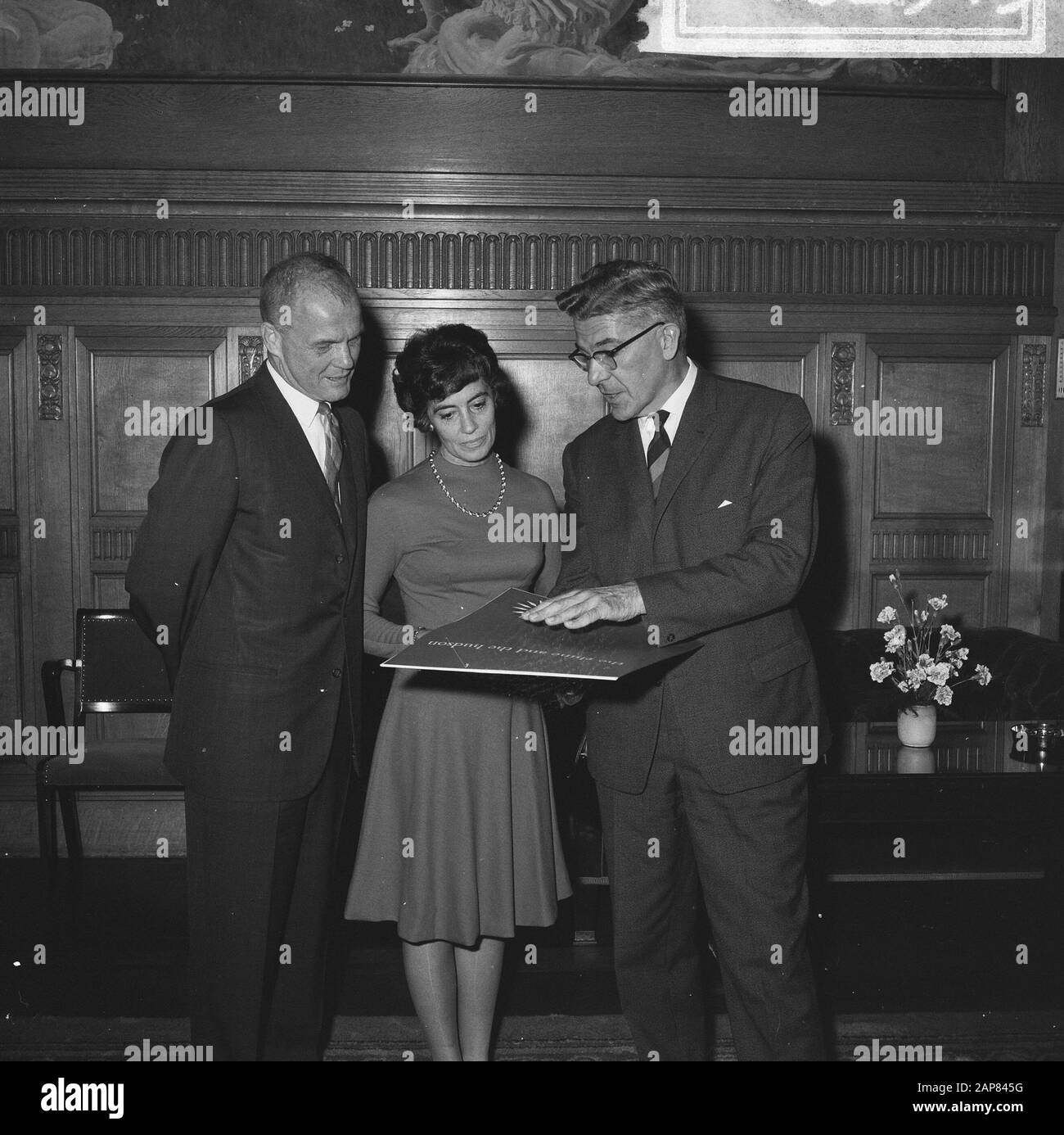 Couple thomassen hi-res stock photography and images - Alamy