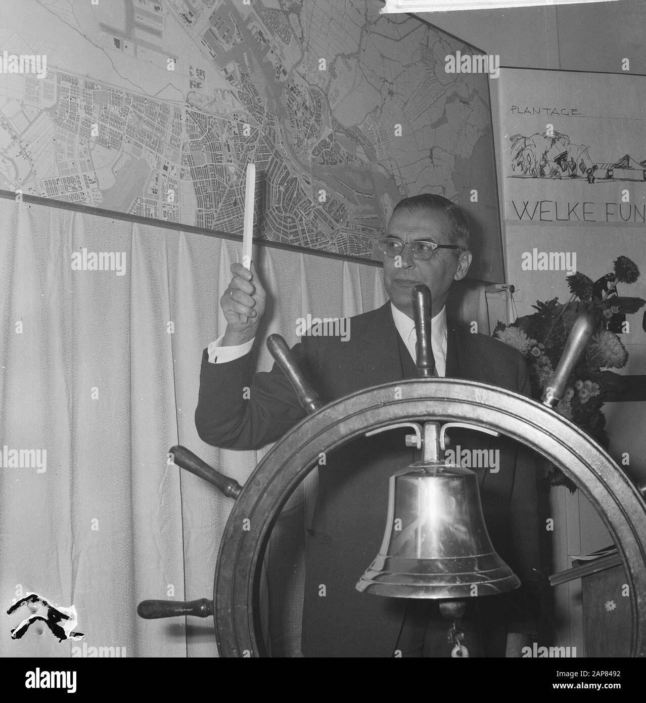 During ceremony in hall hi-res stock photography and images - Alamy