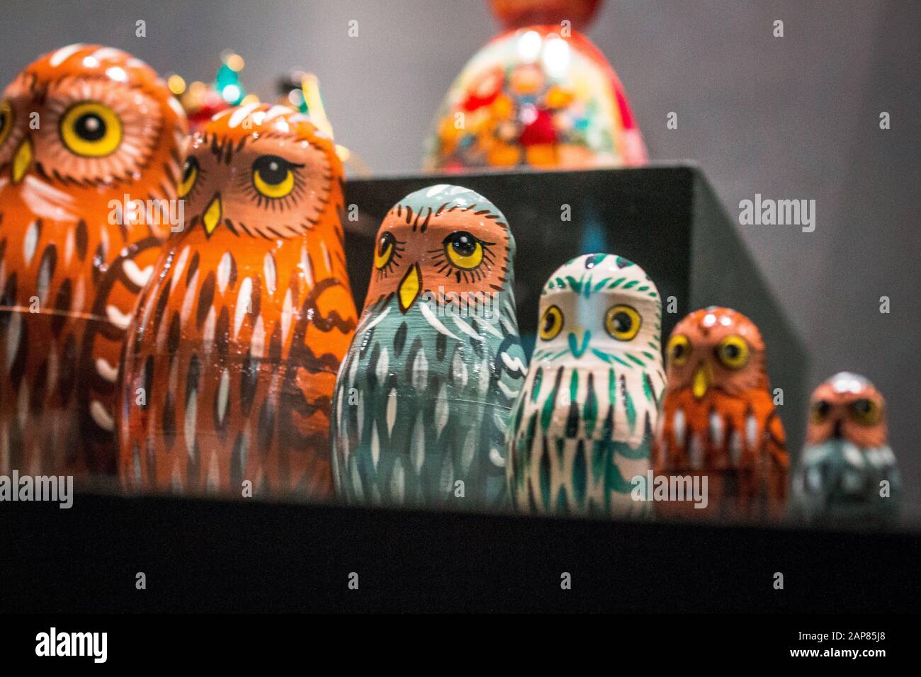 Dolls house christmas tree hi-res stock photography and images - Alamy