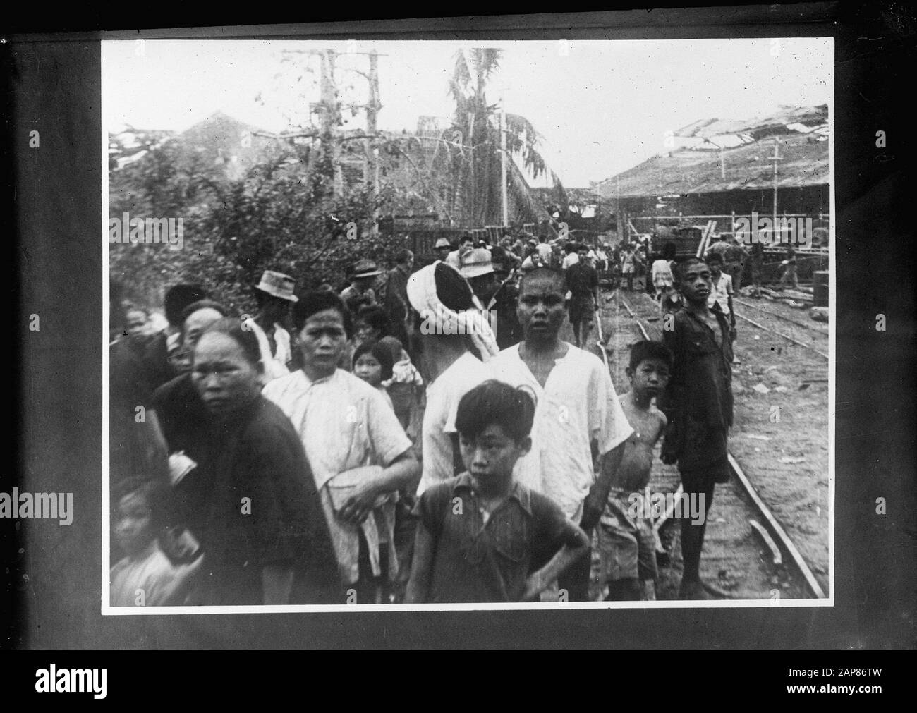 Tarakan (1945) Description: [Population of Tarakan] Annotation ...