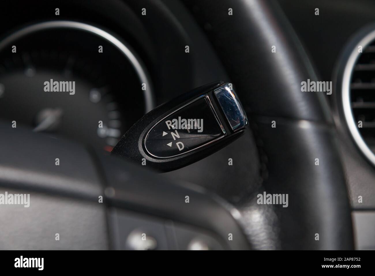 Automatic gear knob under steering wheel in black for driving and ...