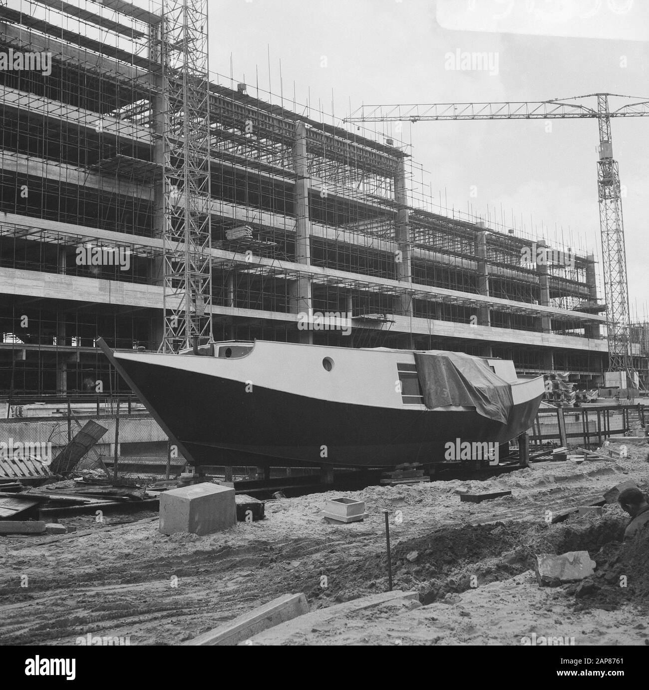 Ship building construction Black and White Stock Photos & Images - Alamy