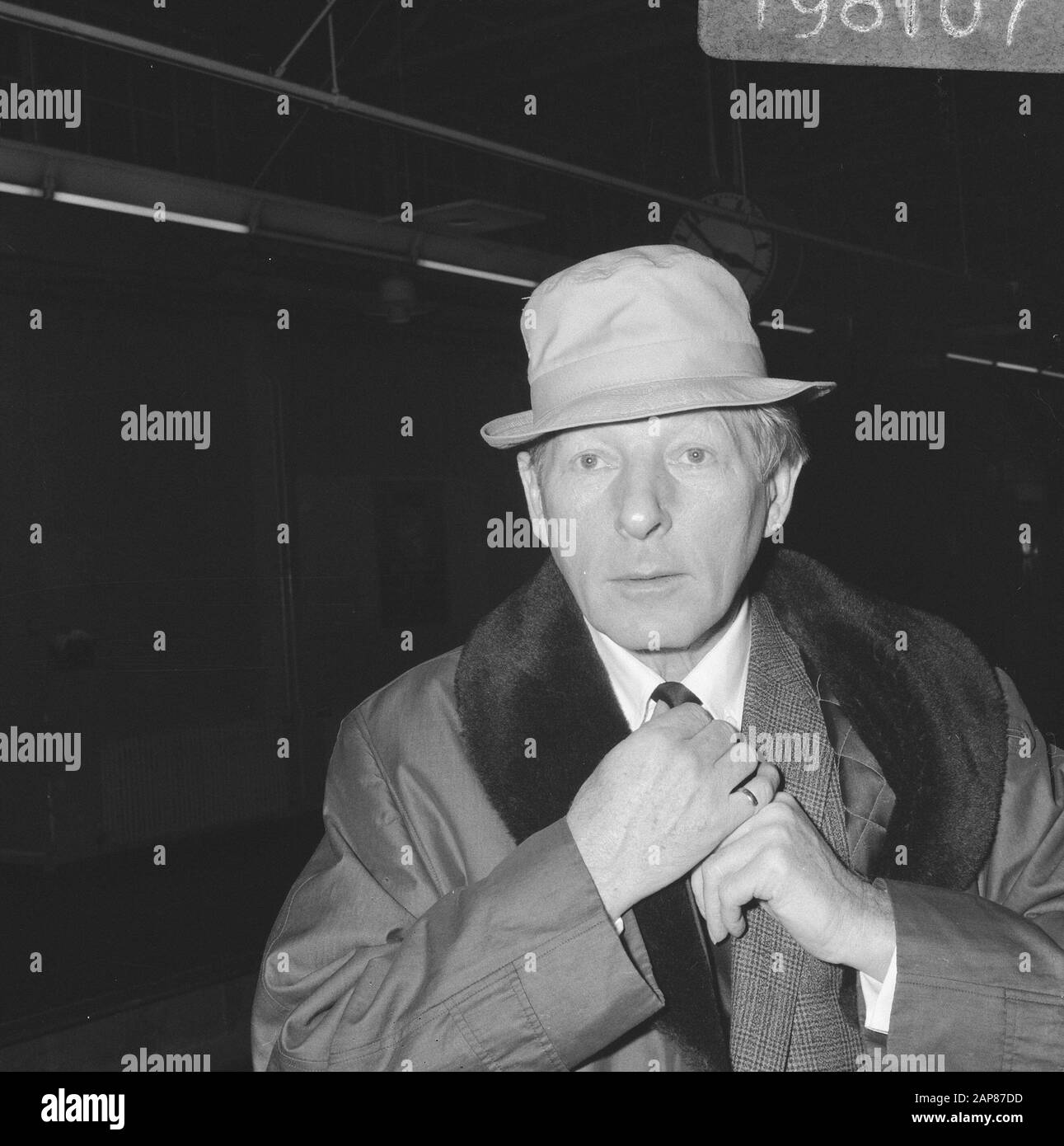 Danny Kaye in the Netherlands Description: Danny Kaye puts his hat ...