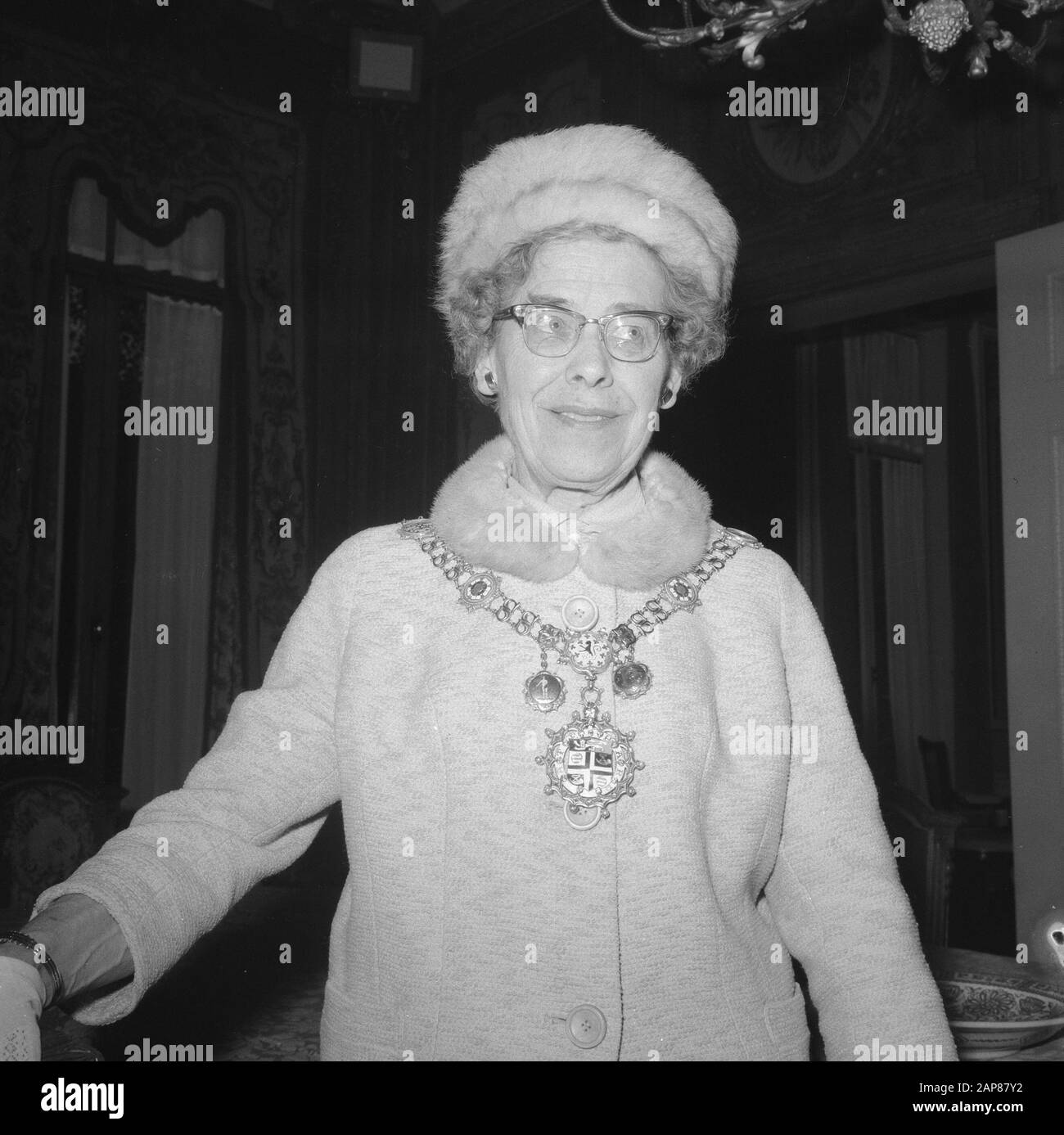 Female mayor hi-res stock photography and images - Alamy