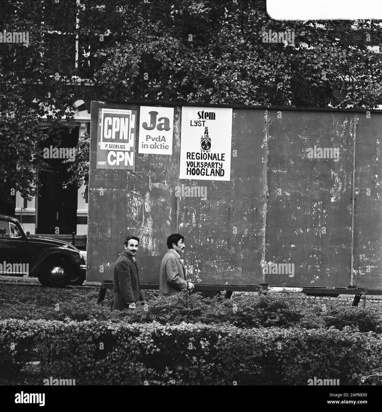 Posters in Amersfoort for the municipal election on November 21, 1973 ...